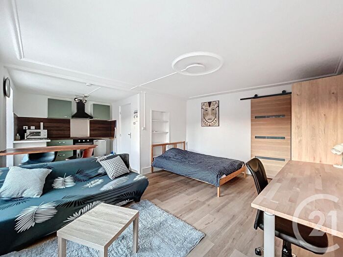 Appartement à louer - Montbéliard, Faubourg, Mont-Chevis, Chiffogne, Citadelle - 1 pièce