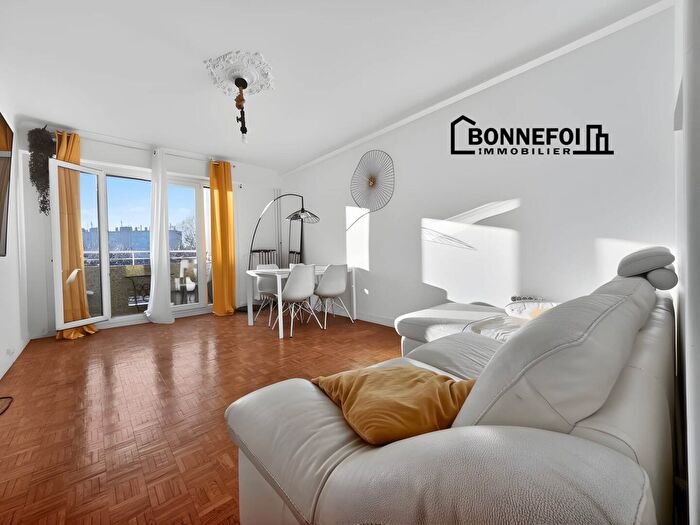 Appartement à louer - Quatres Cités-Simonettes-République, Champigny-sur-Marne - 3 pièces - 2 chambres