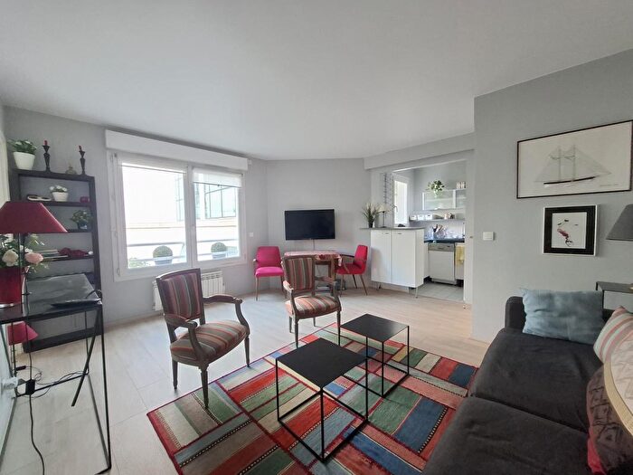 Appartement 2 pièces à vendre - Issy-les-Moulineaux, Les Iles, La Ferme
