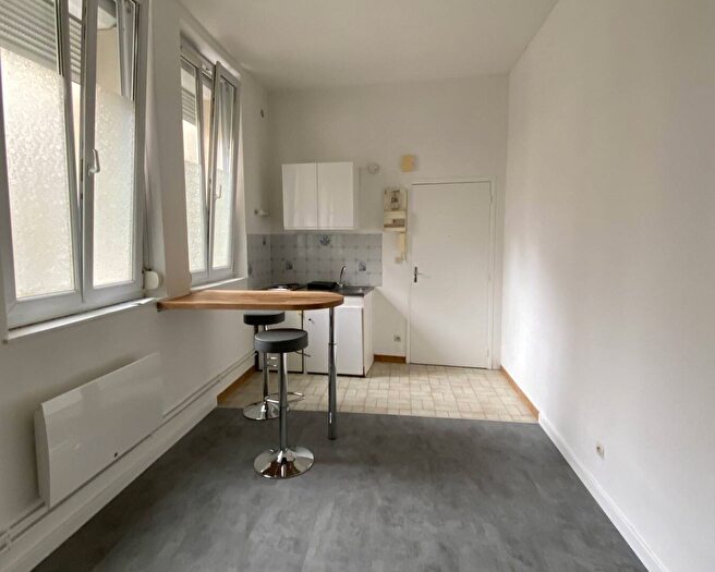 Appartement à louer - Centre Ville, Reims - 1 pièce