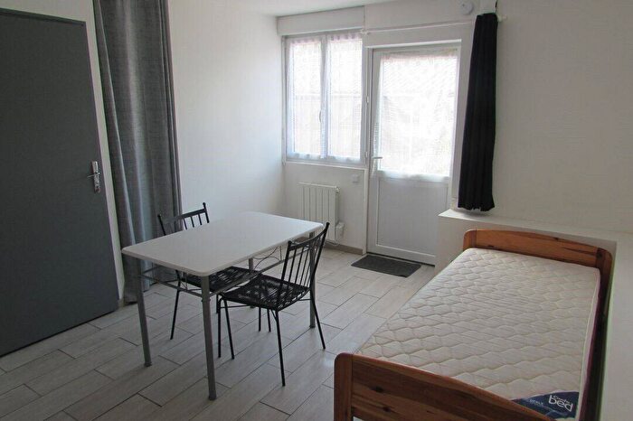 Nord, Vern-sur-Seiche : Appartement 1 pièce à louer