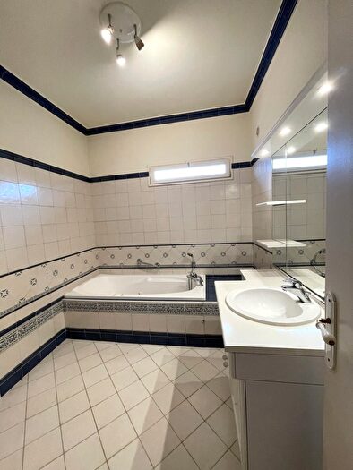 Appartement à vendre - Alès, Centre-ville - 8 pièces - 4 chambres