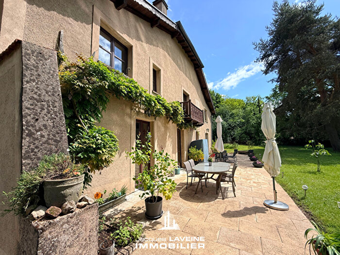 Maison 9 pièces à Courcelles-Chaussy, à vendre