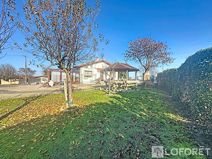 Maison à vendre - Saint-Laurent-dArce - 6 pièces - 4 chambres