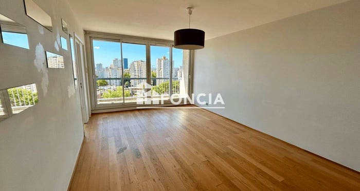 Charpennes-Tonkin, Villeurbanne : Appartement 4 pièces à louer