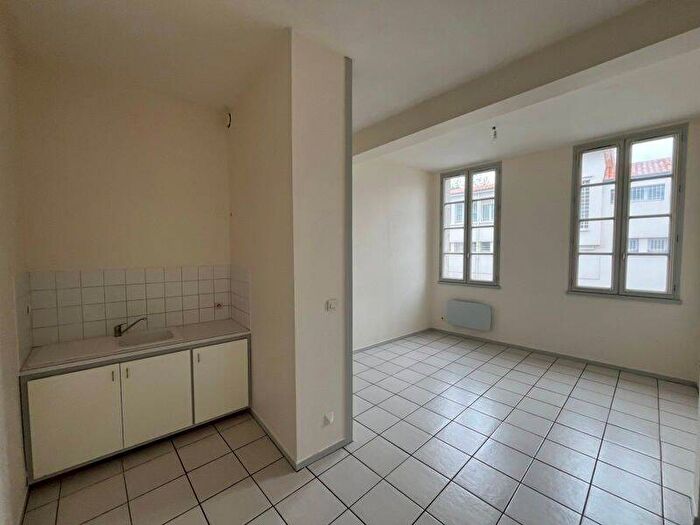 Appartement 2 pièces à Centre Ville Nord, Rochefort, à louer