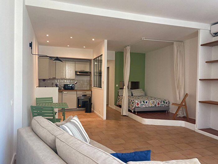 Appartement à louer - Carmes-Infirmieres-Thiers, Avignon - 1 pièce - 1 chambre