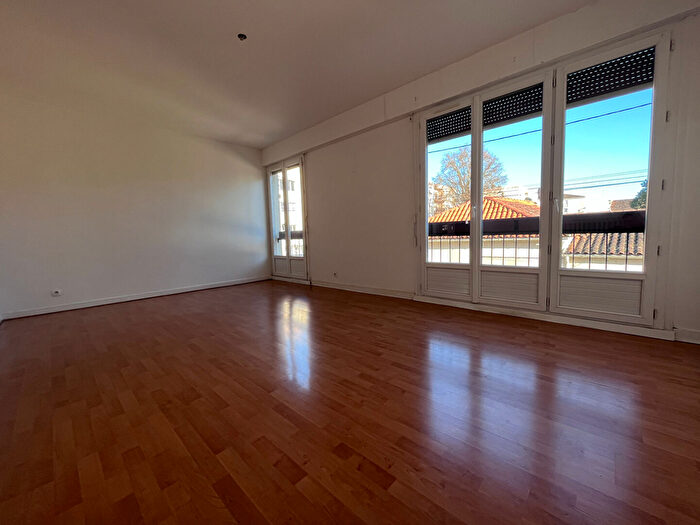 Appartement à vendre - Bergerac, Centre-ville - 2 pièces - 1 chambre