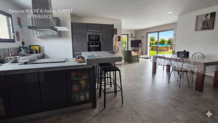 Maison 5 pièces à Cabariot, à vendre