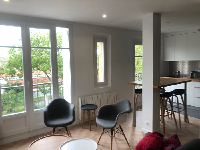 Appartement à louer - Paris e , Porte de Saint-Cloud, Auteuil-Sud - 2 pièces - 1 chambre