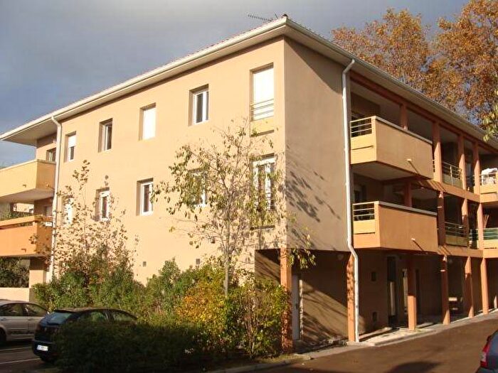 Appartement à louer - Du Guesclin, Béziers - 2 pièces - 1 chambre