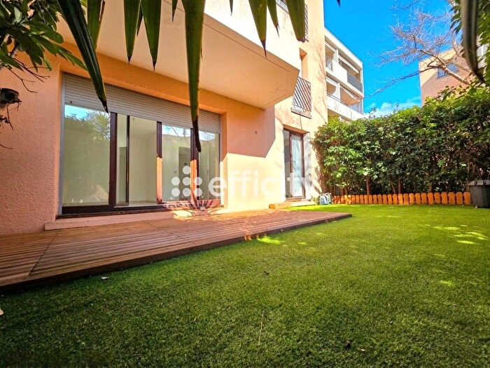 Appartement à vendre - Marseille e , Mazargues - 2 pièces - 1 chambre