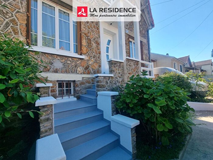 Maison 6 pièces à Stains, à vendre