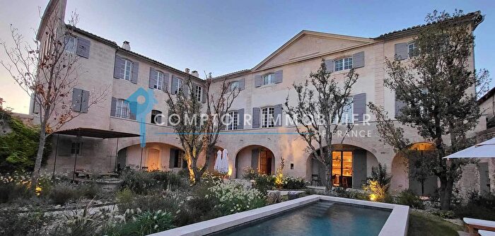 Maison à vendre - Vallabrègues - 20 pièces - 11 chambres