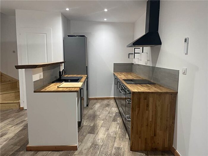 Appartement à louer - Valréas - 3 pièces - 2 chambres