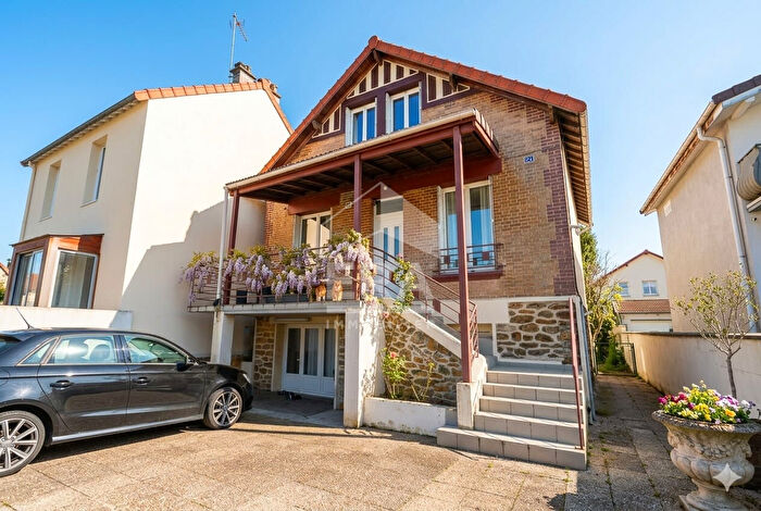 Maison à vendre - Pierrefitte-sur-Seine, Sud - 7 pièces - 5 chambres
