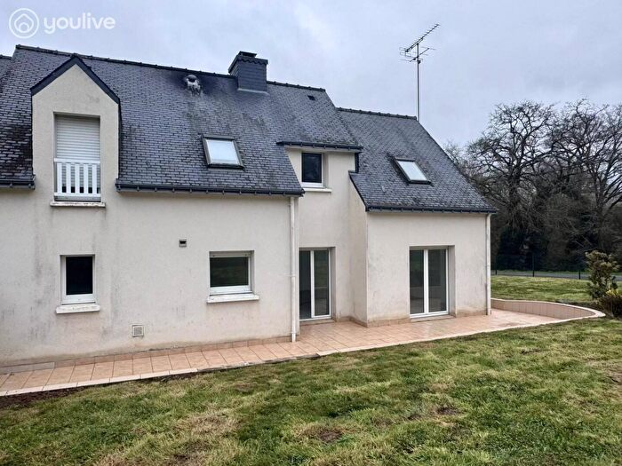 Maison à louer - Le Sourn - 4 pièces - 3 chambres