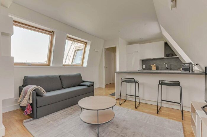 Appartement à louer - Les Halles, Paris er arrondissement - 2 pièces - 1 chambre