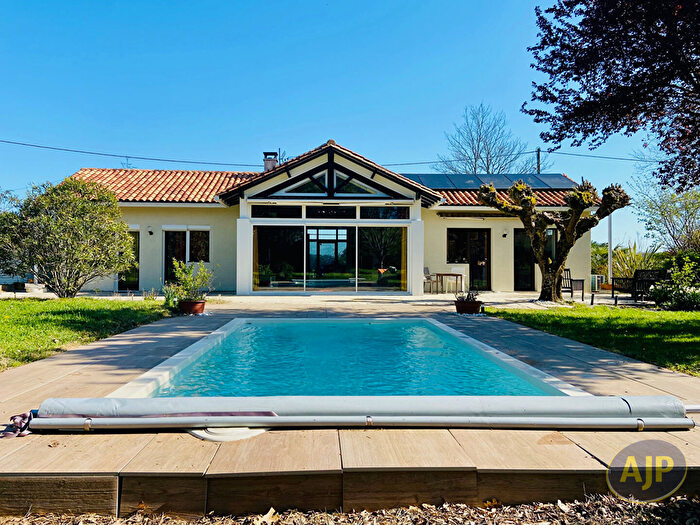 Maison à vendre - Lesparre-Médoc - 4 pièces - 3 chambres