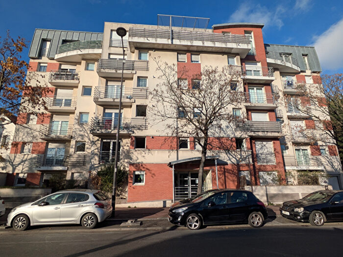 Appartement à vendre - Le Bourget, Centre-ville - 3 pièces - 2 chambres