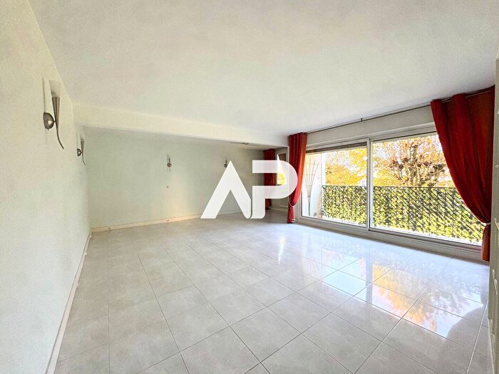 Appartement à louer - Haut Montmorency Est - 5 pièces - 4 chambres