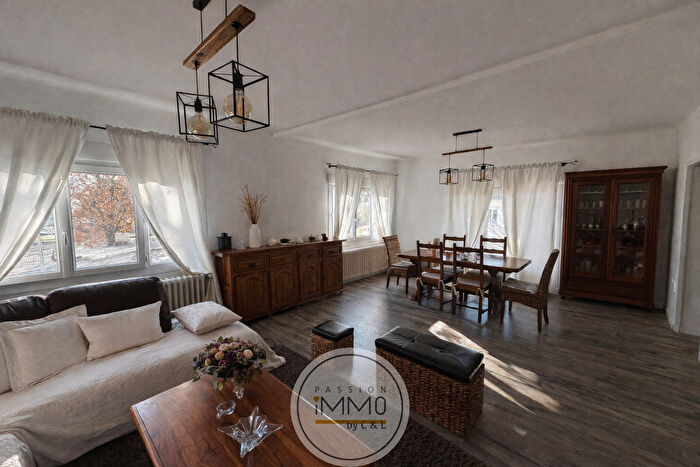 Maison à vendre - Château-Arnoux-Saint-Auban - 7 pièces - 5 chambres