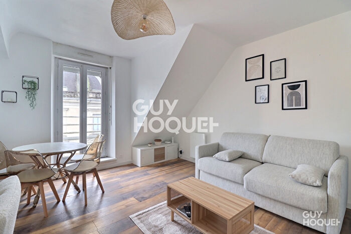 Appartement à louer - Vannes, Centre-ville, Le Port - 1 pièce