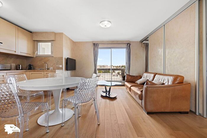 Appartement 2 pièces à louer - Neuilly-sur-Seine, Parc de Neuilly