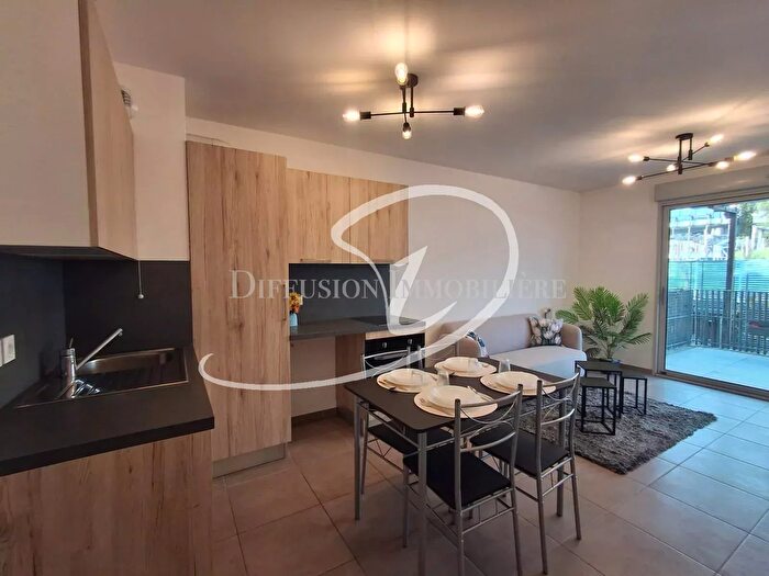 Appartement à louer - Nice, Saint-Sylvestre - 2 pièces - 1 chambre