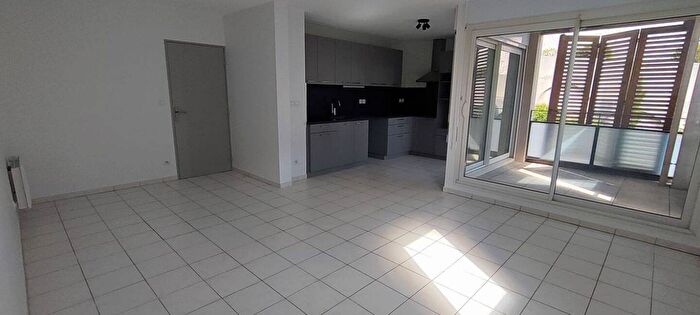 Appartement à louer - Escaillon, Bouc-Bel-Air - 3 pièces - 2 chambres