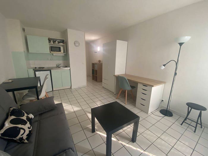 Appartement 1 pièce à Esplanade, Nîmes, à louer