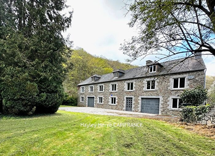 Maison à vendre - Vire, Centre-ville, Gare - 6 pièces - 4 chambres