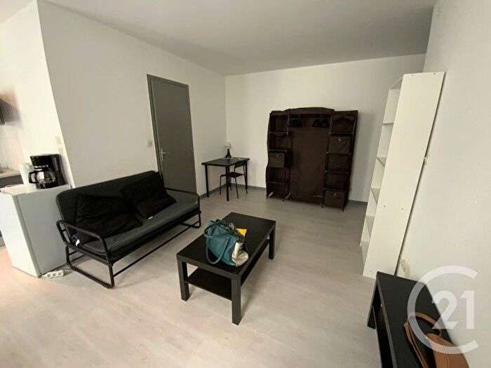 Appartement 1 pièce à louer à Saint-Étienne, Crêt de Roc