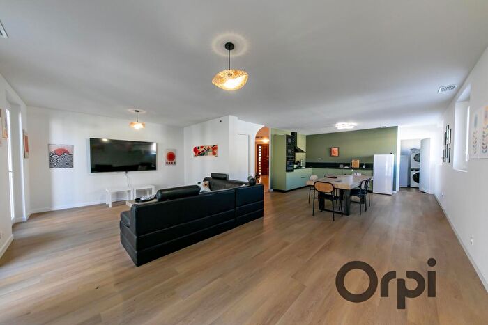 Maison à vendre - Perpignan, Les Remparts - 8 pièces - 7 chambres