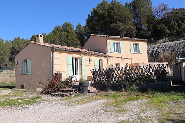 Maison à vendre - Saint-Saturnin-lès-Apt - 5 pièces - 3 chambres