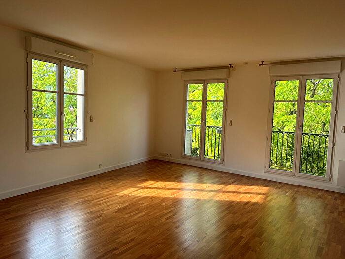 Rueil-Malmaison, Plaine Gare : Appartement 5 pièces à louer