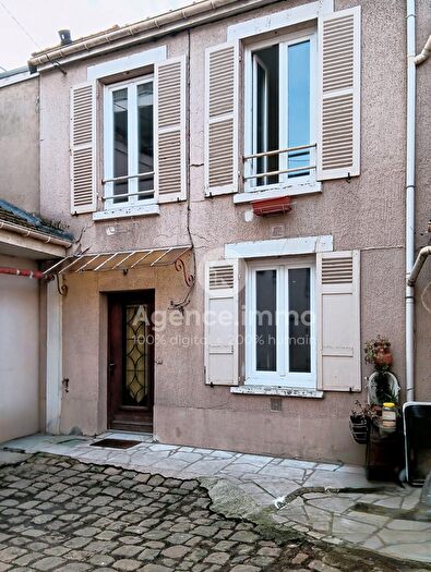 Maison 3 pièces à vendre à Montmagny, Centre-ville, Carrières