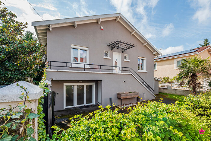 Maison à vendre - Meyzieu, Nord Ouest - 6 pièces - 5 chambres