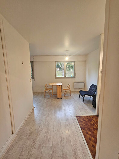 Appartement à louer - Bourg-la-Reine, Tromière, Nord Est - 1 pièce