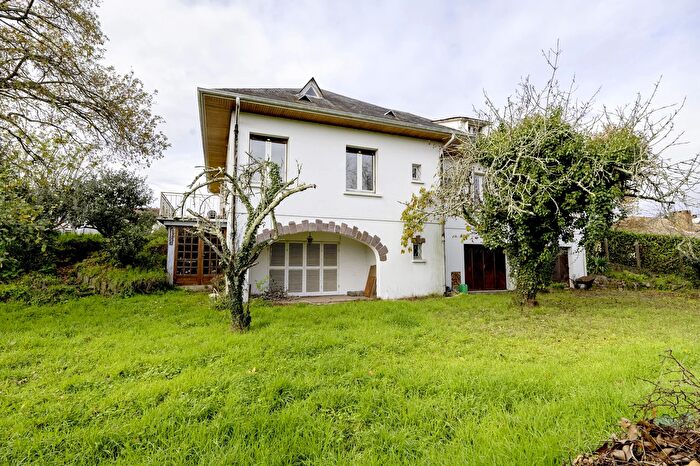 Maison à vendre - Mérignac, Arlac - 9 pièces - 9 chambres