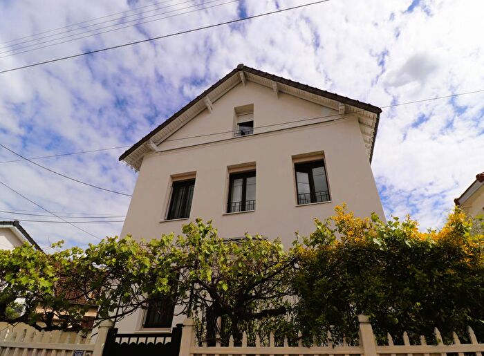 Chatou, Est : Maison 7 pièces à vendre