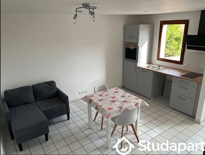 Centre Ancien, Bonneuil-sur-Marne : Maison 2 pièces à louer