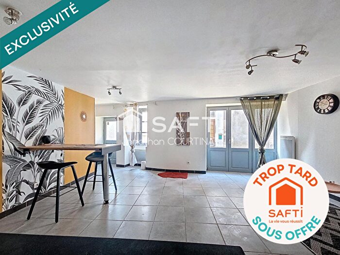 Maison à vendre - Ébreuil - 5 pièces - 3 chambres