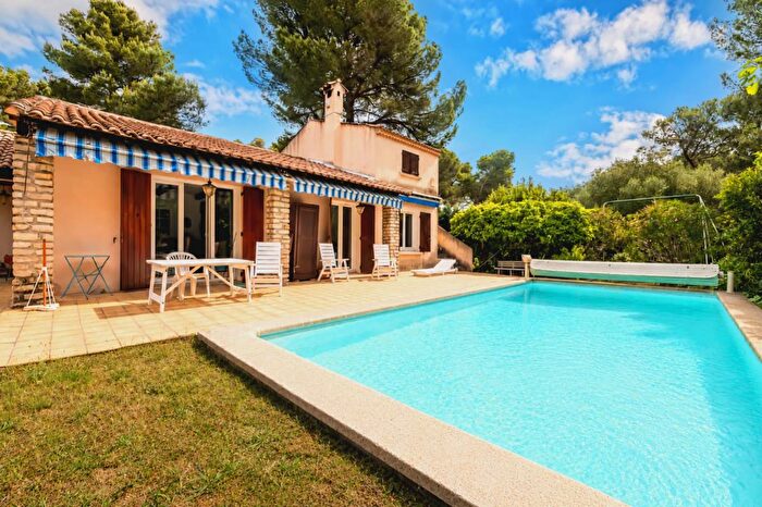 Maison 5 pièces à Bouc-Bel-Air, Vergers Amandiers, San Banquis, à vendre