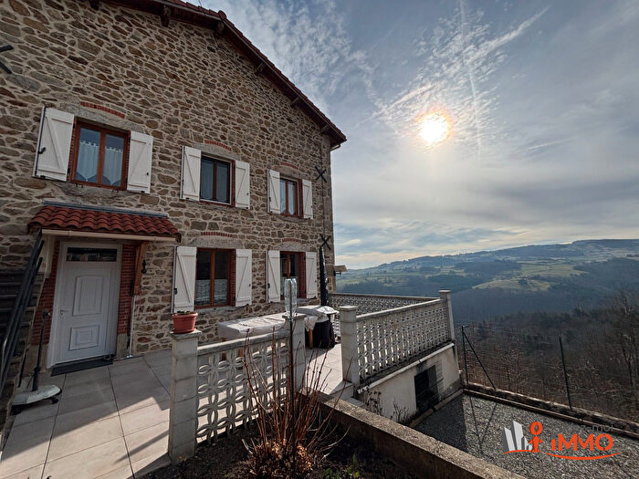 Maison à vendre - Saint-Georges-en-Couzan - 6 pièces - 3 chambres