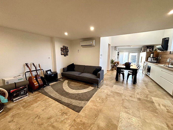 Appartement à louer - Allauch, Logis-Neuf - 3 pièces - 2 chambres