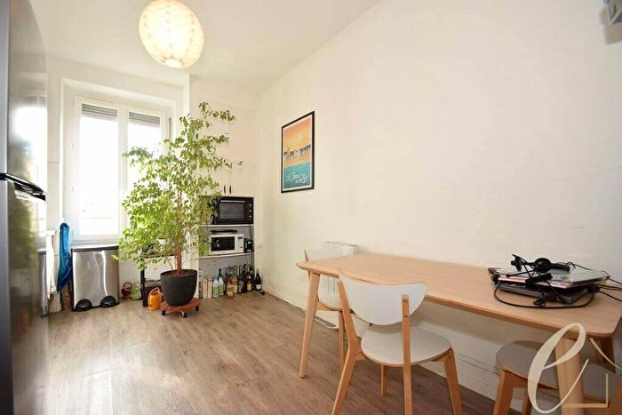 Appartement à louer - Charpennes-Tonkin, Villeurbanne - 2 pièces - 1 chambre