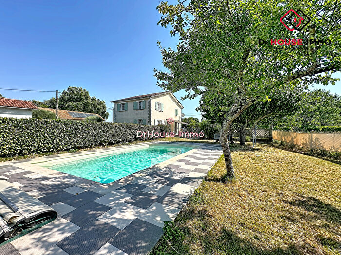 Maison 7 pièces à vendre à Aubeterre-sur-Dronne