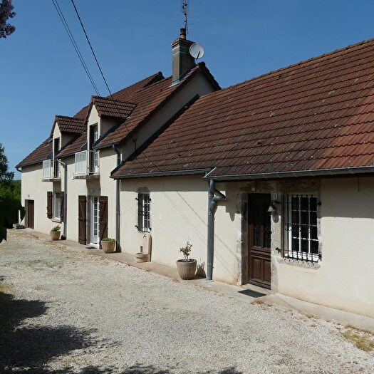 Maison à vendre - Semur-en-Auxois - 8 pièces - 6 chambres