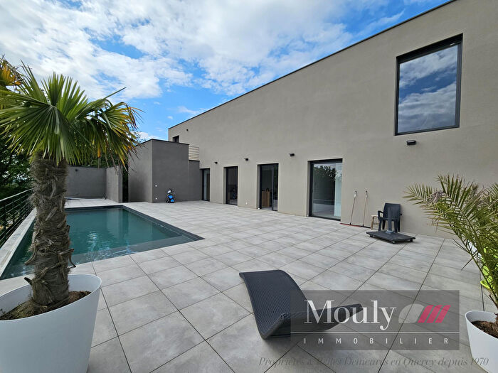 Maison à vendre - Saint-Pierre-Lafeuille - 7 pièces - 3 chambres